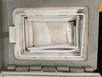 China Digital LCD Display Lightweight Vaccine Box With Manual Defrost Cooling Technology for sale
