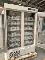 China 658L Blood Bank Refrigerator  Double Glass Door With Blood Basket And Sprayed Coated Outside