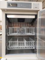 China 108L Vertical Cryogenic Blood Bank Refrigerator Real Forced Air Cooling 4 Degrees For Hospital for sale