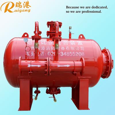 China Red PVC Foam Bladder Tank With 3% Foam Ratio Inlet And Outlet Flange Connection Horizontal for sale