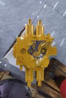 China 2224436 222-4436 284-6630 Hydraulic Control Valve Assy for  988H Excavator Parts Hydraulic Main Valve for sale