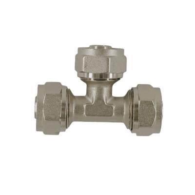 China 90° Brass Press Fitting with Stainless Steel Sleeve for PE Pipes - 16mm Size, 16 Bar Pressure Rating for sale
