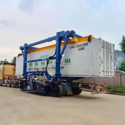 China SPEO 35 Ton Container Straddle Carrier with 20' 40' Automatic Spreader - 7100×5100×6050mm Dimensions for sale