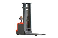 China 2 Stage Mast Platform Electric Pallet Stacker Truck 1.5T for sale