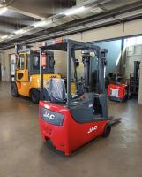 China Three Wheeled Counterbalance Electric Pneumatic Forklift 1000kg for sale