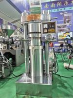 China 24 Kg/H Walnut Oil Press Machine Cold Oil Processing Smaller Scale for sale