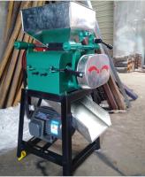 China Customizable Peanut Crusher Machine , Nut Grinder Machine Simple Structure for sale