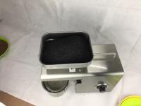 China Small Size Household Oil Press Machine 2-3 Kg/H Capacity 460*260*360mm for sale