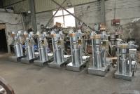China Cooking Oil Processing Equipment Hydraulic Screw Hot And Cold Press Machine for sale