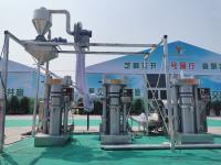 China Hydraulic 1.1 KW Seame Oil Press Machine Hot Oil Expeller for sale