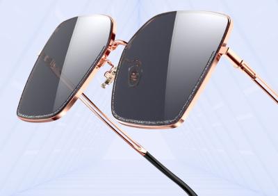 China Non Polarized Square Women Sunglasses 76028 Metal Frames for sale