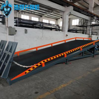 China Hydraulic Dock Ramp Loading And Unloading Goods From Trucks 12 Months Warranty for sale