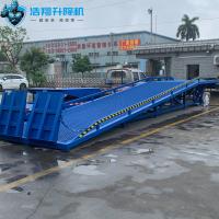 China Warehouse Hydraulic Dock Ramp Loading And Unloading Goods From Containers for sale