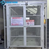 China Customized White Two Floors 2T 5M Indoor Hydraulic Guide Rail Elevator When Transporting Goods In Factory Or Warehouse for sale