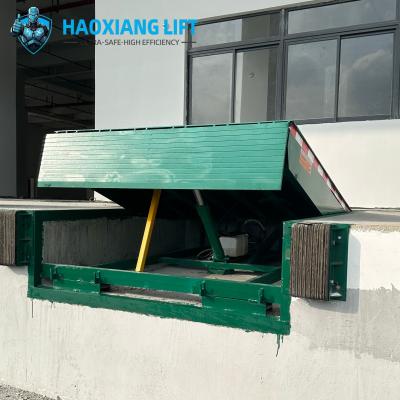 China Hydraulic Dock Ramp Blue - High-Strength 8T-20T - Customizable Height No Pit Required for Distribution for sale