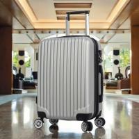 China Customizable Stylish Extra Large Lightweight Suitcase 360° Spinner Tsa Lock Suitcase for sale