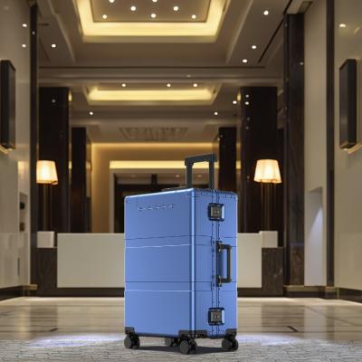 China Aluminum Zipper  Hard Shell Cabin Suitcase Expandable Silent 4 Wheel Luggage for sale