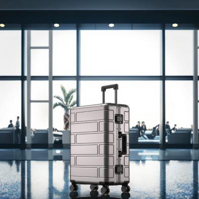 China 28 Inch Aluminum Suitcase Luggage Unisex Custom Magnesium Alloy Hard Shell Luggage Sets for sale