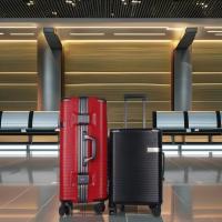 China 2024 Unisex Luxury Aluminum Frame Trolley Luggage Hot Selling Carry-On Travel Bag TSA Lock Spinner Caster PC Material Suitcase for sale