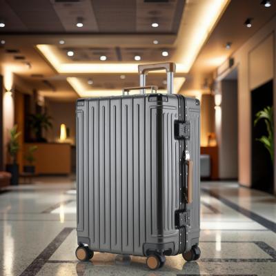 China 2025 Best-Selling Large Capacity Business Suitcase with PC Material, Aluminum Frame, Spinner Wheels, and TSA Lock - Unisex for sale