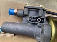 China LIUGONG 800901168 Excavator Clutch Assist Cylinder 100% Original Spare Part for sale
