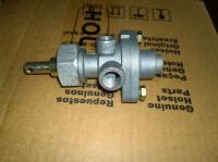 China 13C0025 Emergency Brake Valve Wheel Loader Hanging Driver Control Valve for sale