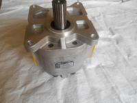 China Original Bulldozer Working Oil Pump 16Y-61-01000 20kg SDH Spare Parts for sale