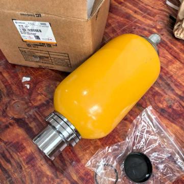 China 13C0133 Accumulator For LIUGONG Wheel Loader CLG856H、CLG855N、CLG855H、CLG862H、CLG870H、CLG848H、CLG50CN / ZL50CN for sale