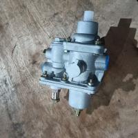 China SEM 5217534 Oil‑Water Separator Valve For Wheel Loader SEM650、SEM652、SEM653、SEM655、SEM656 for sale