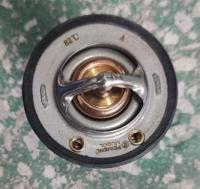 China Premium Engine 8976023931 Thermostat 82°C For Isuzu 6HK1 Diesel for sale