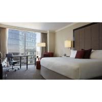 China Loews Atlanta Hotel Room Furniture Modern Hotel Furniture Customized Casegoods for sale