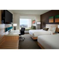 China Delta Hotel Hotel Bedroom Sets Luxury Hotel Room Furniture Sets Wood Furniture Casegoods for sale