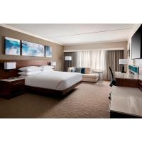 China Delta Hotel Hotel Bedroom Sets Luxury Hotel Room Furniture Sets Wood Furniture Casegoods for sale