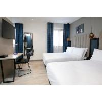 China Sadie Best Western Hotel Liquidates Wholesale Wood Furniture for Guest Rooms Wardrobe Bed Base & Sofa for sale
