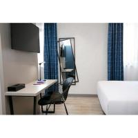 China Sadie Best Western Hotel Liquidates Wholesale Wood Furniture for Guest Rooms Wardrobe Bed Base & Sofa for sale