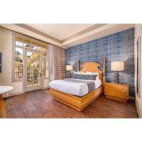 China Signature Collection Wood Hotel Bedroom Furniture Wholesale for Guest Rooms-Wardrobe Headboard Sofa Liquidation for Apartments for sale