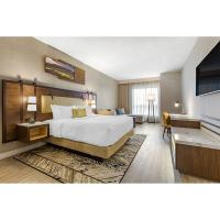 China Factory Direct Sell Cambria Hotels Choice Elegant Bedroom Sets Modern Hotel Furniture High Quality Hotel Casegoods for sale