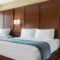 China Hot Sell Comfort Inn Antique Wood Furniture Commercial Solid Wood Standard Bed Hotel Furniture Cheap Hotel Bedroom Set for sale