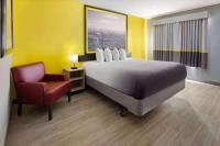China Hot Sell Super 8 by Wyndham Stylish Budget Hotel Bed Frame Headboard Guestroom Furniture Business Class Hotel Bedroom Sets for sale