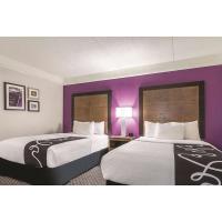 China La Quinta Inn & Suites 3 Star Durable Hotel Room Furniture Renovation Executive King Queen Suites Modern Hotel Room Furniture for sale