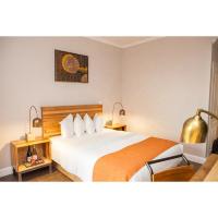 China Trademark Collection Hotel Bedroom Furniture Sets Luxury Design Customized Used in 5 Star Hotel Room Hotel Furniture for sale