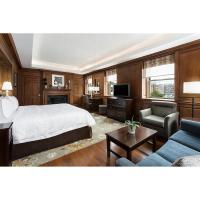 China Factory Sale Hampton Inn Hilton Economy Hotel Room Furniture Accessible Boutique Casegoods Queen King Suites Hotel Bedroom Sets for sale