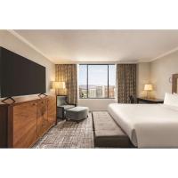 China Factory Sale Signia by Hilton Boutique Wood Hotel Furniture King Size Bed Frame Luxury Hotel Furniture for sale