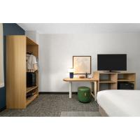 China Spark Hilton 2025 Modern Design Hotel Bedroom Sets Premium Economy Guest Room Furniture with Soft Wooden Casegoods for sale