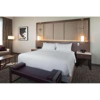 China Curio Custom Modern Hotel Bedroom Set Guest Room Wardrobe Bed Base Headboard Chairs Sofa Liquidation Hotel Bedroom Furniture for sale