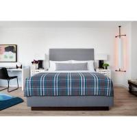 China Graduate Hotel Solid Wood Casegoods Elegant Hotel Furniture Equipment Lifestyle Contemporary Idm Hotel Apartment Furniture for sale