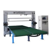 China Horizontal 4kw 380V Oscillating Blade Cutting Machine For Sponge for sale