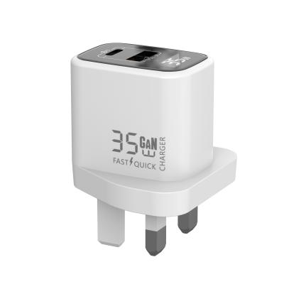 China ABS 35W GaN Fast Charger with Digital Display USB-C 30W/USB-A 35W Universal Flash Charge Real-Time Power Visualization for sale