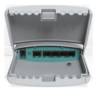 China MikroTik CRS105-5S-FB FiberBox 5 Port 11W 400MHz Gigabit Optical Outdoor Switch for sale
