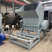China 600-800kg/h Capacity Low Speed Crushing Machine for Plastic Recycling and Easy Operation for sale